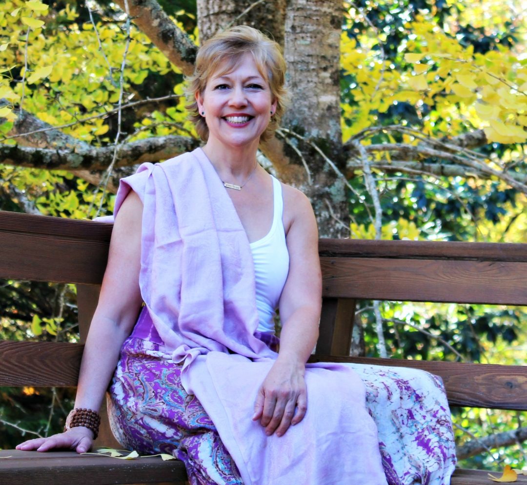 Elizabeth Yates – Yoga with Heart – Classes, Retreats, Workshops
